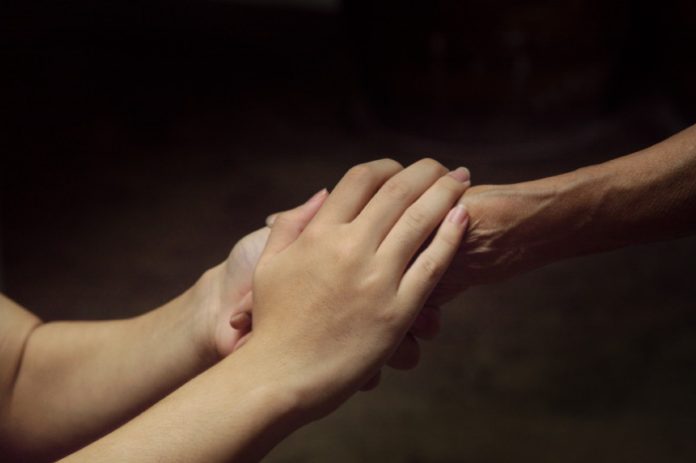 How To Hold A Girl’s Hand? 8 Ways to Show Your True Feelings